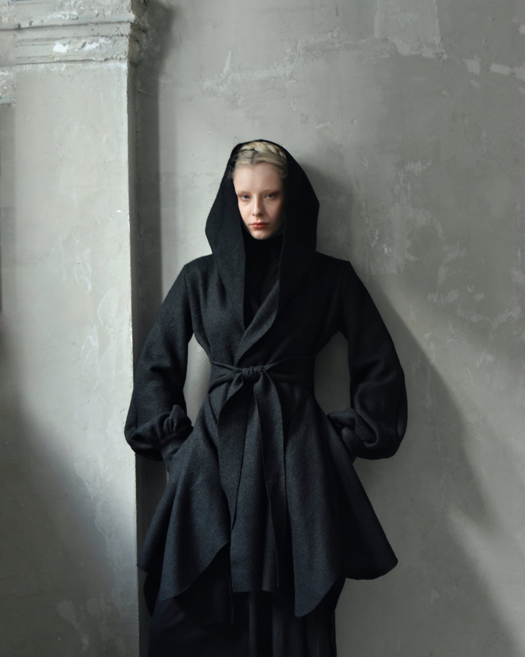 Tournure Coat in Pure Wool (Black) – NUIT Clothing Atelier