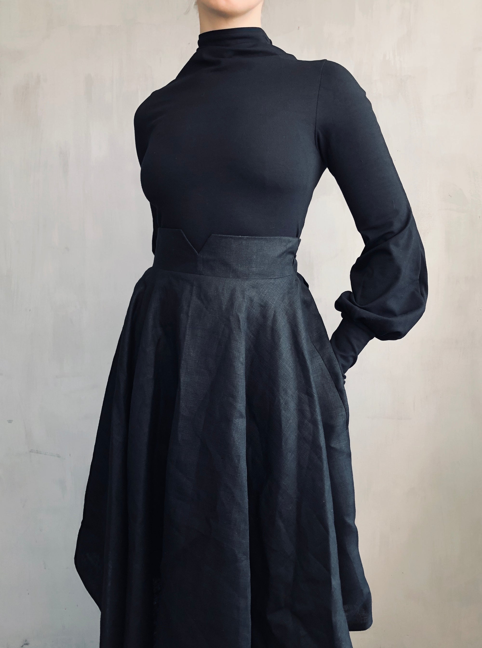 Restock 2021: Hourglass Longsleeve Tunic in Black